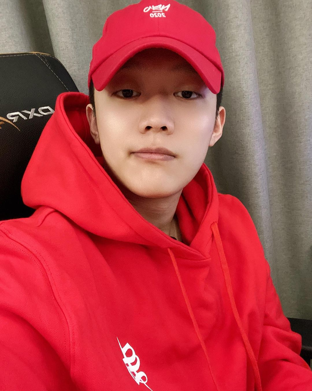 放不下？PGONE新歌再爆「暗嗆GAI」 網：別來沾邊！